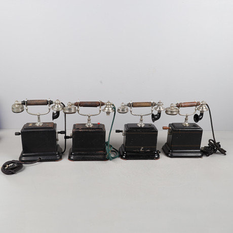 TELEGRAFVERKET / LM ERICSSON bordstelefoner, 4 stycken, 1900-talets ...