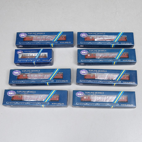 NMJ TOPLINE MODELS 7 passenger train cars and a freight car, original ...
