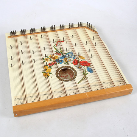 CITTRA, trä, 1900-talets mitt. Övrigt - Musikinstrument - Auctionet