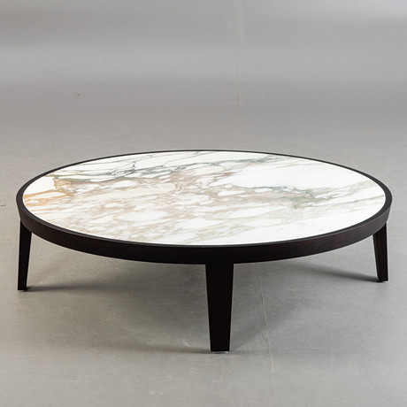 flex form. Round marble coffee table 'Dida'. Furniture - Tables - Auctionet