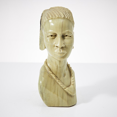 BARNABAS FOMBE (Sydafrika, 1900-tal). Skulptur, Shonakvinna (Zimbabwe ...