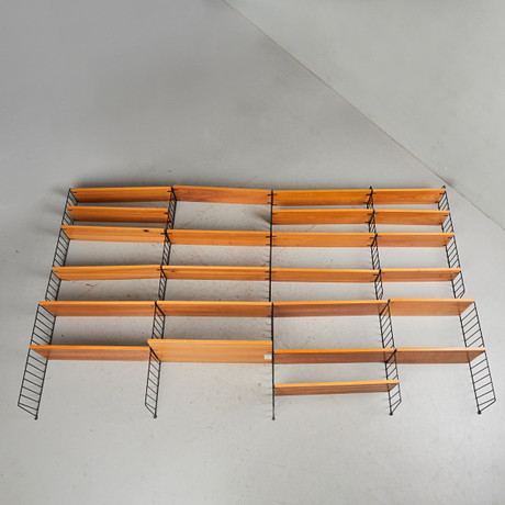 NISSE UND KAJSA STRINNING. 34-osainen hyllyjärjestelmä / seinähylly ...