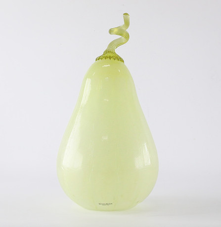 GUNNEL SAHLIN. Sculpture, Pear "Winter Garden" no. 99826, signed, Kosta ...