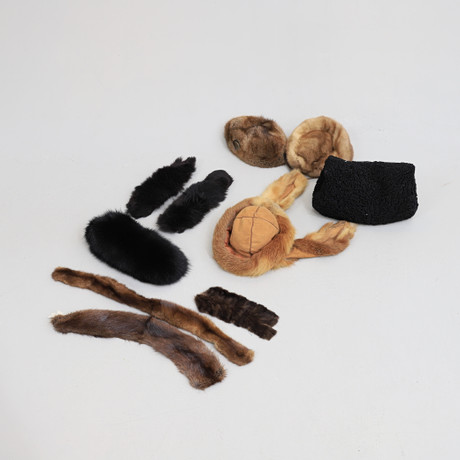 MÖSSOR, PUFF, KRAGAR & LÖSA BITAR, 10 delar, mestadels päls, 1900-tal ...