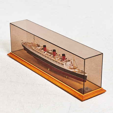 SHIP MODEL, British passenger ship, Cunard White Star line "Queen Mary ...