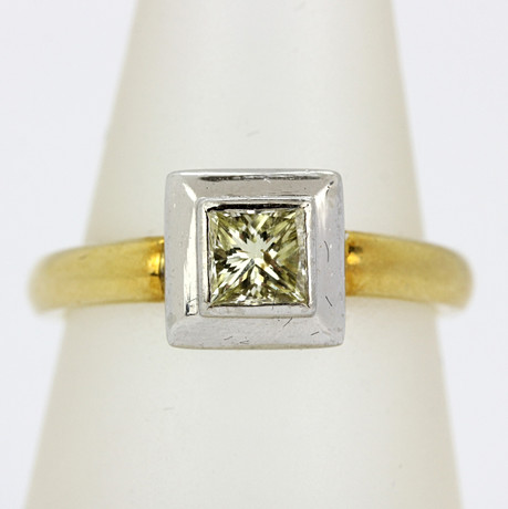18CT GOLD PRINCESS CUT YELLOW DIAMOND RING. Jewellery & Gemstones ...