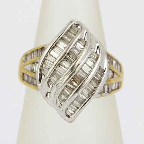 18 KARAT VITT & GULT GULD DIAMANT KLUSTER RING. Smycken & Ädelstenar ...