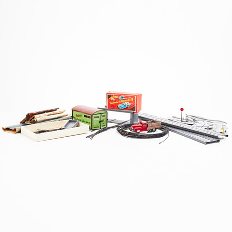 SCHUCO VARIANTO, US Zone, bestående av lastbil 3112, garage 3010, bro ...