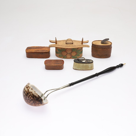 SNUFF BOXES and SOAP LADLE, 6 parts, wood, bone and seashell, 19th/20th ...