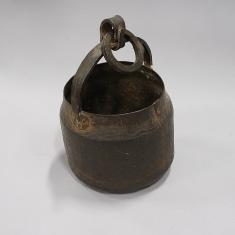 METALLKITTEL. Silver & Metall - Övriga metallföremål - Auctionet