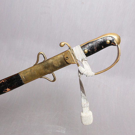 SABEL, modelo 1926, con portepe y bañera, marcado Distrito de Policía ...