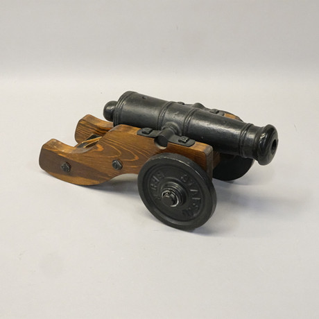 AB STAFSJÖ BRUK. SALUT CANNON, CAST IRON. Weapons & Militaria - Guns ...