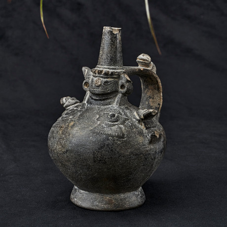 URN with HÄNKEL, Sican culture, ca. 750-1375 AD, Peru, earthenware ...