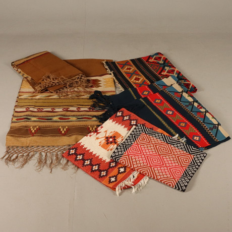 BONADER, 7 delar, 18/1900-tal. Mattor & Textil - Textil - Auctionet