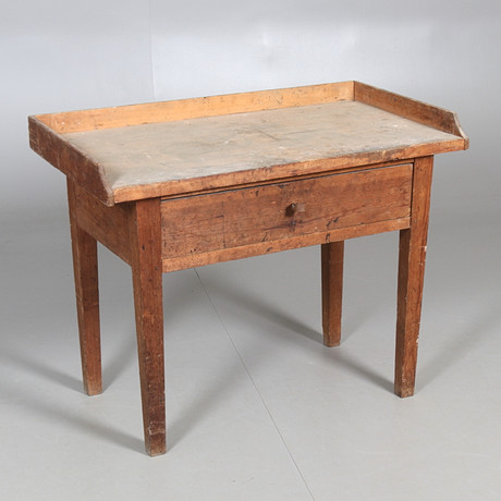 BACK TABLE, peasant, pine, 19th century. Folk art - Furniture - Auctionet