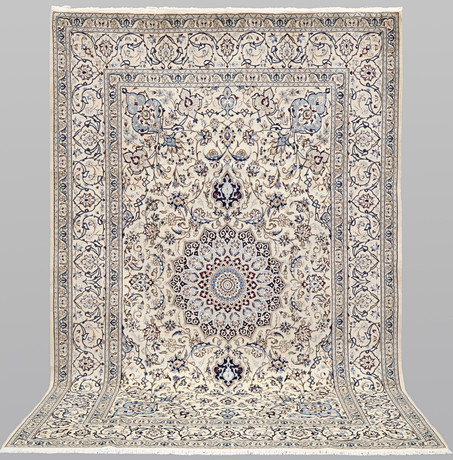 MATTA. persisk, nain med silkesinslag, ca 295 x 200 cm. Mattor & Textil ...