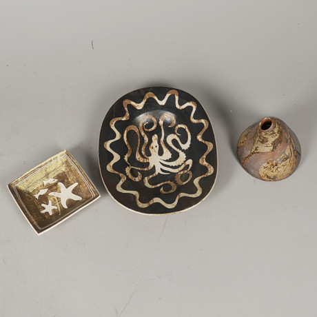 SIMONE MCDOWEL LACOCK POTTERY. *FLYTTADE TILL WESSEX* TRE BITAR AV ...