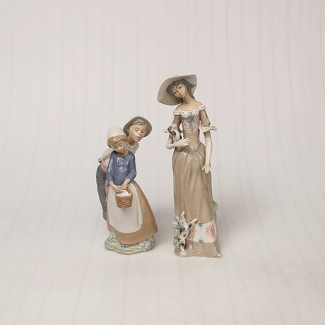 FIGURES, porcelain, Spain, 2 pieces. Ceramics & Porcelain - European ...