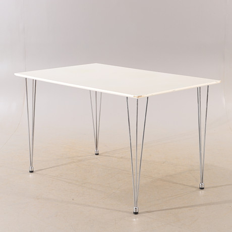 MATBORD, "Kronoberg", vit skiva med kromade ben. Möbler - Bord - Auctionet