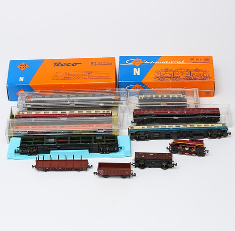 ROCO 3 lok och 10 vagnar, mest originaförpackning, spår N. Leksaker ...