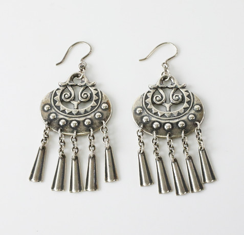 GERMUND PAAER. örhängen, ett par, silver, "Mångudinnan", Kalevala Koru ...