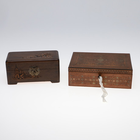 BOX, ÖSTRA, 1800-TAL OCH EN ANNAN, 1800-TAL. Övrigt - Övrigt - Auctionet