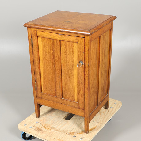 A MODERN OAK POT CUPBOARD. Furniture - Cupboards, Cabinets & Shelves ...