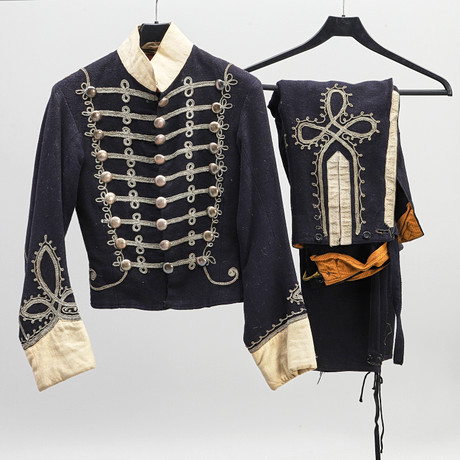 HUSARUNIFORM, omkring 1900, Sandra Henning, Stockholm. Vapen ...