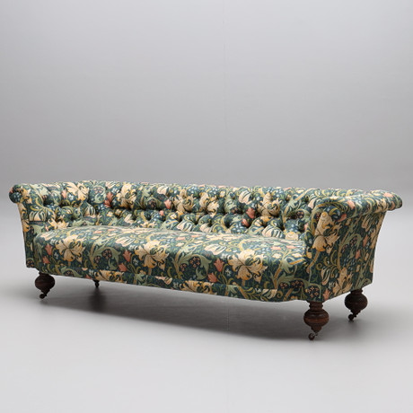 SOFFA, William Morris tyg "Golden Lily", balusterben, pikerad rygg ...