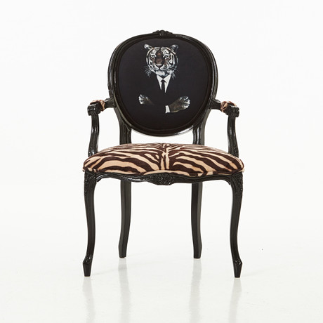 SILLÓN, estilo rococó, decoración cortada, pintado de negro, tapizado ...