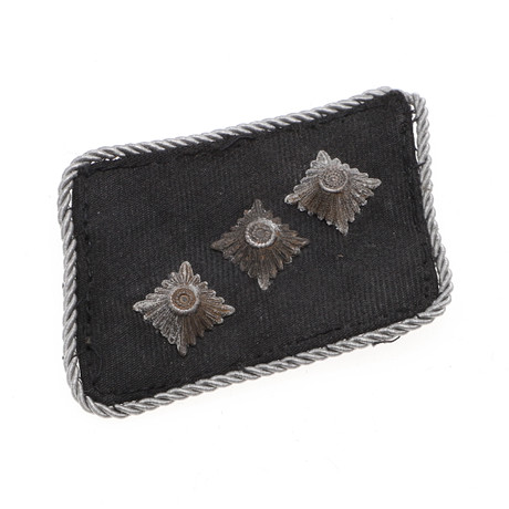 EN WAFFEN-SS OFFICER"S RANK PATCH FÖR EN UNTERSTURMFUHRER. Vapen ...