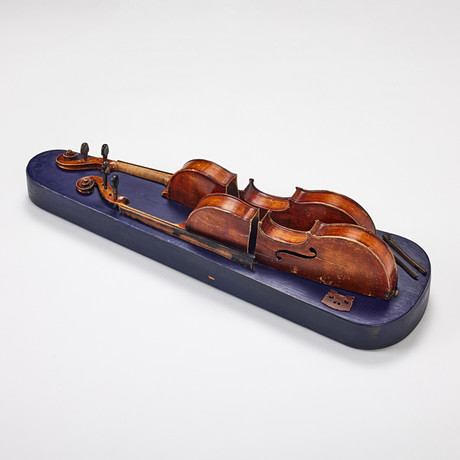 FERNANDEZ ARMAN. Deconstructed violin on wood. Art - Sculptures - Auctionet