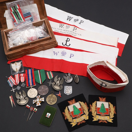 A COLLECTION OF POLISH MEDALS AND INSIGNIA AND AN IMPERIAL SERVICE ...