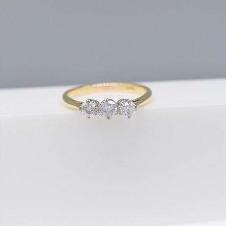 0.50CT DIAMANT 3-sten ring. Smycken & Ädelstenar - Ringar - Auctionet
