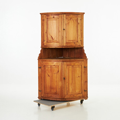 CORNER CABINET, 19th century, pine, two-part, shelf interior. Furniture ...