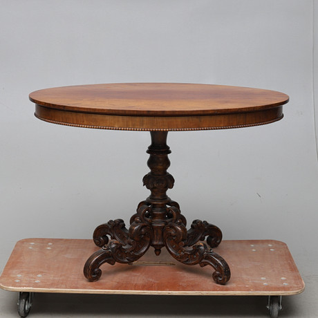 SALON TABLE, New Rococo, late 19th century. Furniture - Tables - Auctionet