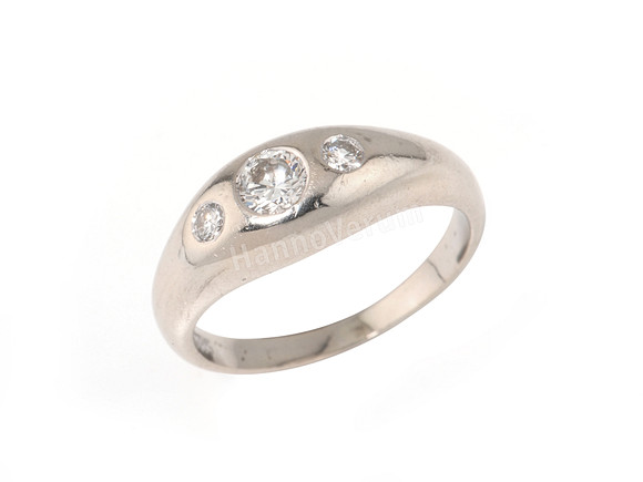 BRILLANT- RING. 585 vitt guld. Smycken & Ädelstenar - Ringar - Auctionet