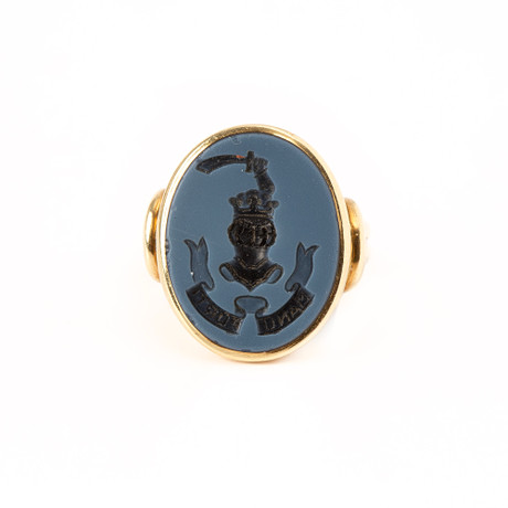 RING, 14K guld och Manu Forti intaglio i agat. Smycken & Ädelstenar ...
