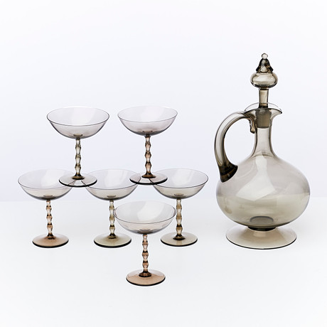 SIMON GATE. Liqueur service, 7 dlr., decanter with 6 liqueur glasses ...