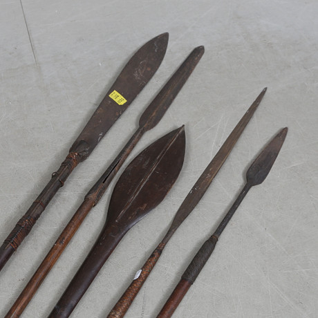 SPEAR, 4 pcs and CLUB, Africa. Weapons & Militaria - Edged weapons ...