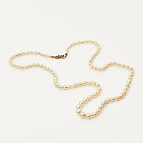 PEARL NECKLACE, cultured freshwater pearls dosed, clasp in 18k gold ...