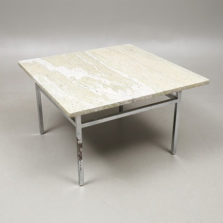 SOFFBORD, underrede av metall, skiva av marmor, 1900-talets andra del. Möbler - Bord - Auctionet