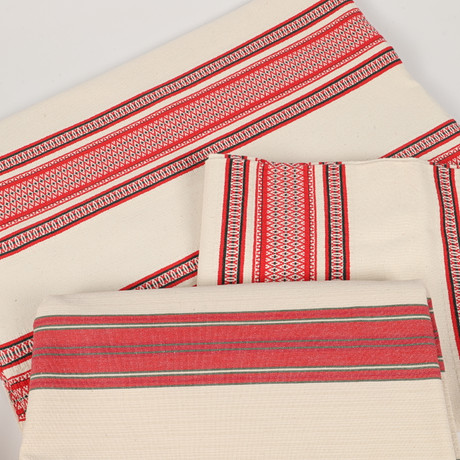 DUKAR, 3 stycken, 1900-tal. Mattor & Textil - Textil - Auctionet