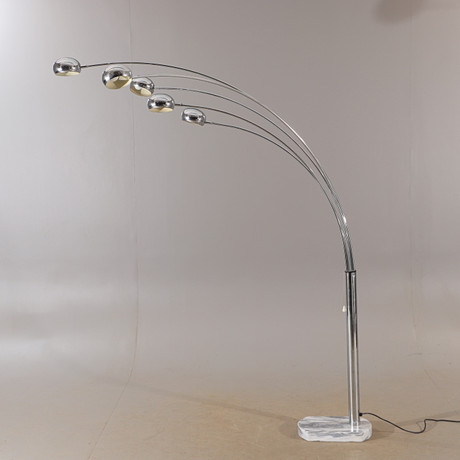 GOLVLAMPA, 5-armad, kromad med marmorfot, 1900-talets andra hälft ...