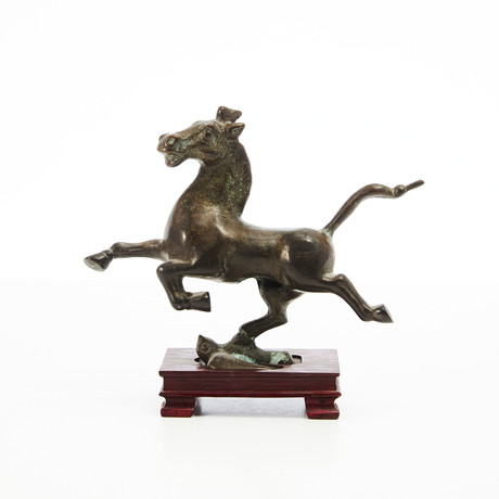 Running horse, patinated bronze, accompanying wooden plinth ...