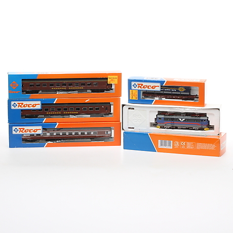 MODEL TRAIN ROCO SJ Rc5 43629, SJ freight car 46363 and passenger cars ...