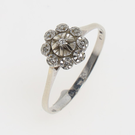 RING, i 18K vitguld. Smycken & Ädelstenar - Ringar - Auctionet