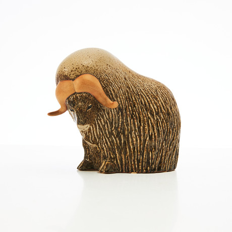 PAUL HOFF. Bisonoxe, glaserat stengods, stämpelsignerad med ...