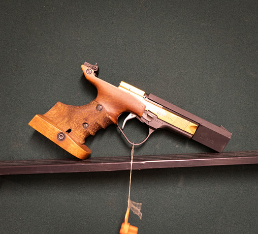Unique DES/96-U kal. 22LR #783316. Licensvapen - Pistoler - Auctionet