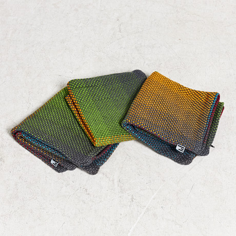 SIMON KEY BERTMAN. Kuddfodral, rutigt flerfärgat mönster. Mattor ...